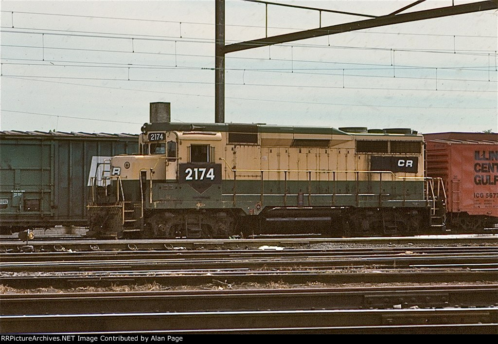 CR GP30 2174 works the yard